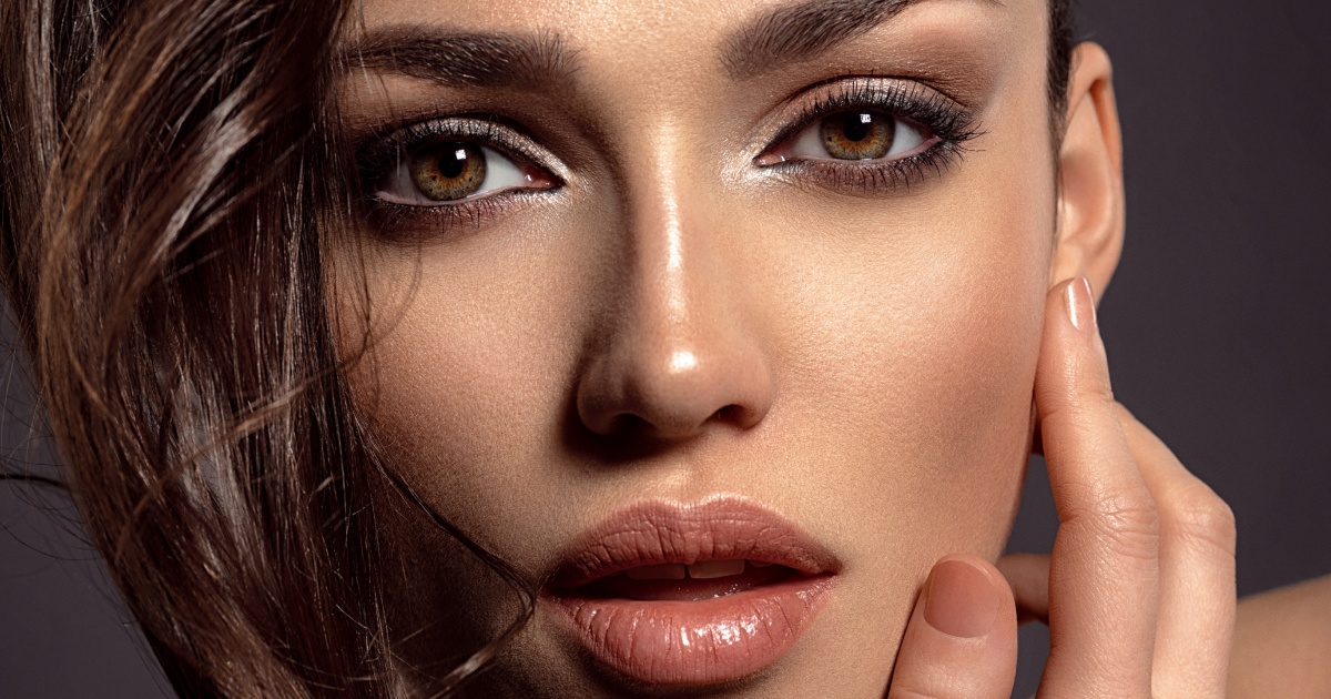 Da li imate smeđe oči? Pogledajte koje boje senki vam savršeno odgovaraju!