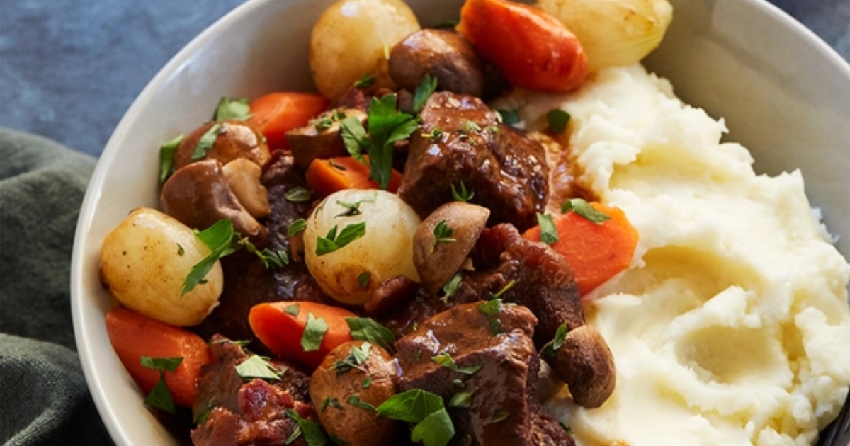 Kako pripremiti jelo s goveđim mesom u slow cooker aparatu?