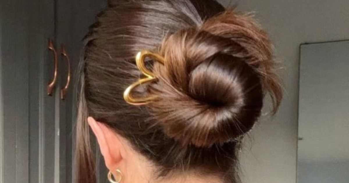 TikTok trik: Kako napraviti savršenu messy punđu za 1 minut